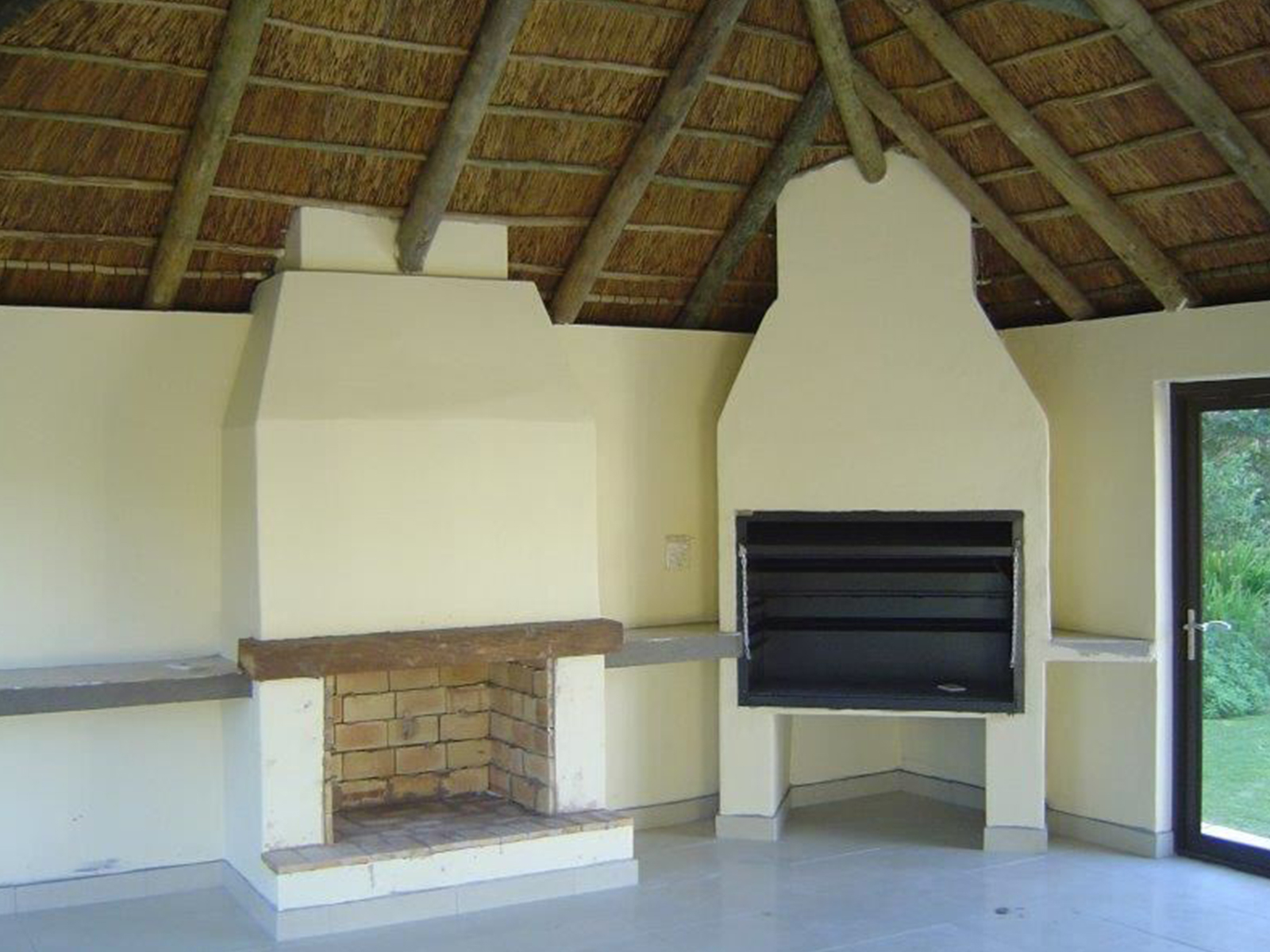 Past Projects – Traditional Thatch Roofs